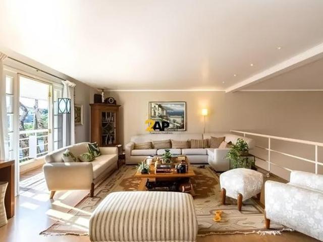 Casa à venda na Vila Sonia com 384m², 4 suítes e 3 vagas. Venha conferir!