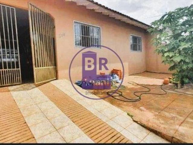 Casa a venda na zona norte