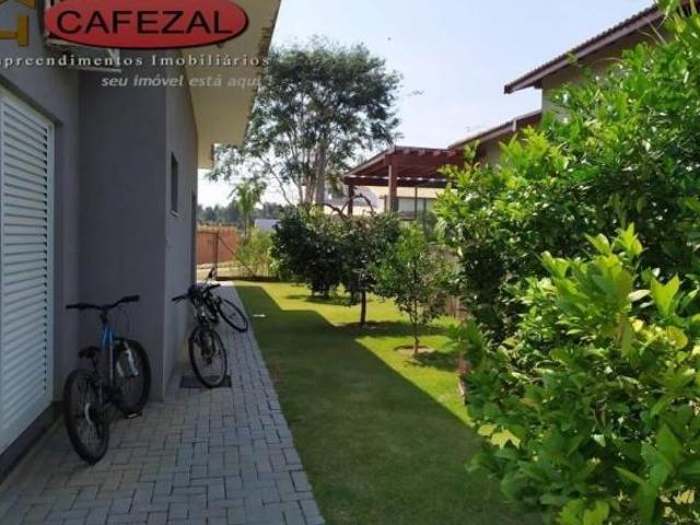Casa à venda nas Colinas de Inhandjara