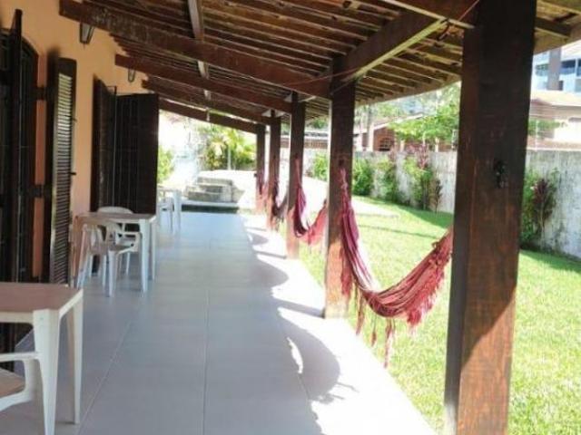 Casa á venda nas Toninhas com 5 dormitórios sendo 3 suítes,varanda e piscina