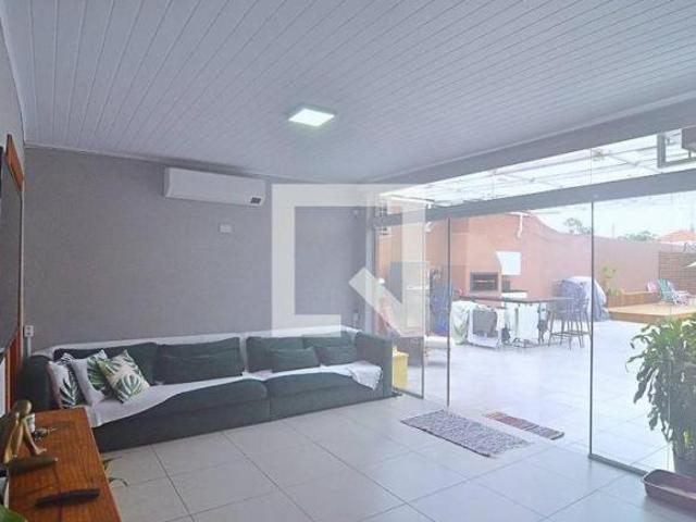 Casa à Venda Niterói, 3 Quartos, 132 m² Canoas