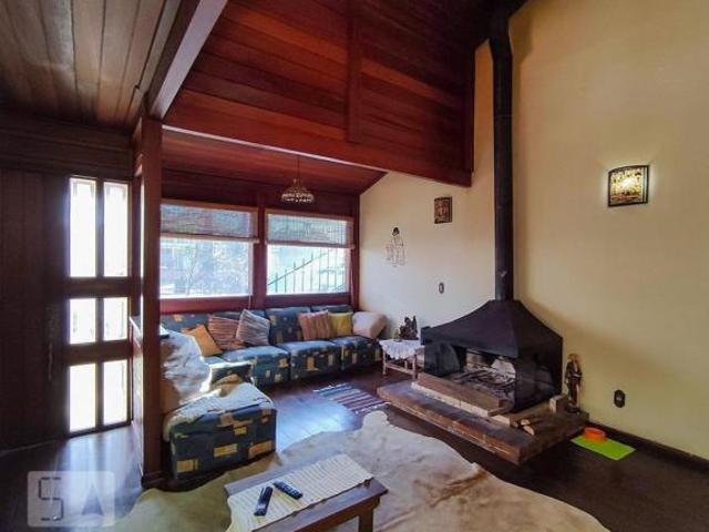 Casa à Venda Niterói, 3 Quartos, 162 m² Canoas