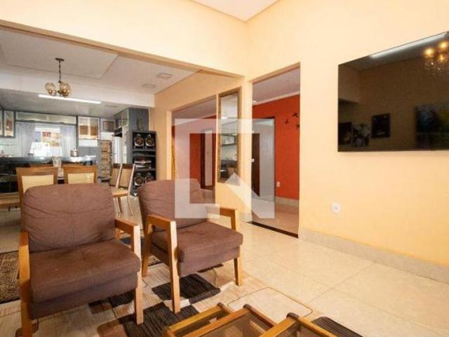 Casa à Venda Núcleo Bandeirante, 4 Quartos, 298 m² Brasília