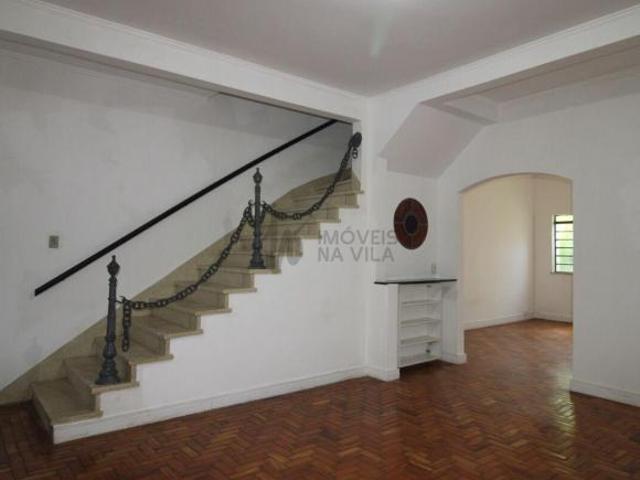 Casa charmosa, um refúgio arborizado da Vila Mariana, em frente à Cinemateca Brasileira
