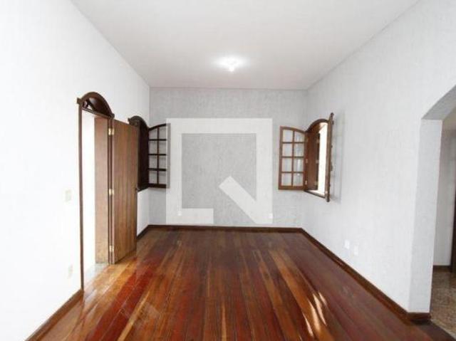Casa à Venda São Marcos, 6 Quartos, 390 m² Belo Horizonte