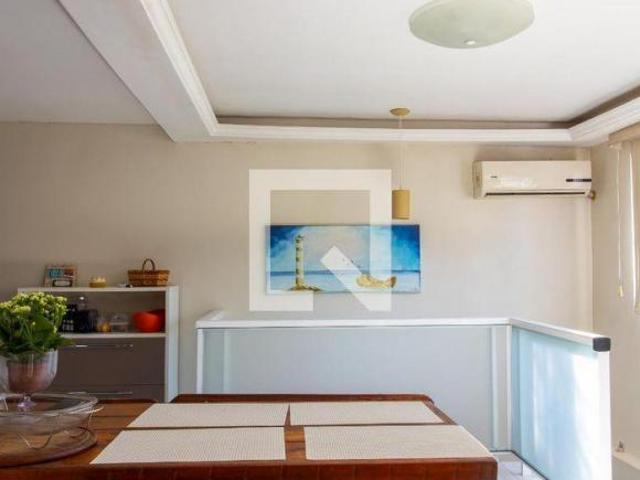 Casa à Venda São Geraldo, 4 Quartos, 240 m² Porto Alegre
