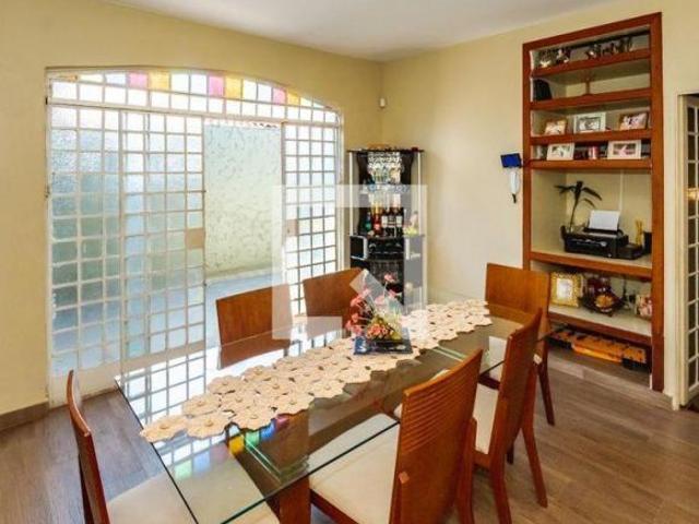 Casa à Venda São João Batista, 4 Quartos, 300 m² Belo Horizonte