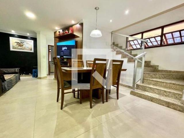 Casa à Venda São João Batista, 3 Quartos, 240 m² Belo Horizonte