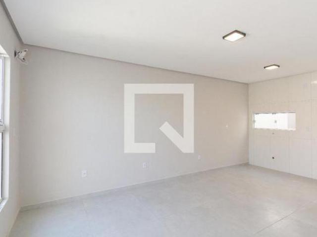 Casa à Venda São José, 2 Quartos, 57 m² Canoas
