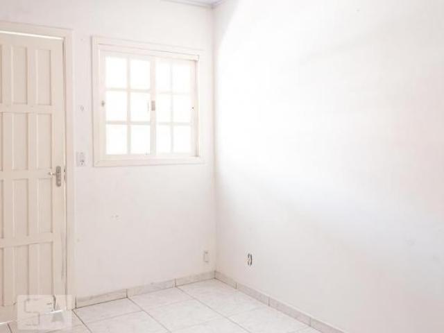 Casa à Venda São José, 2 Quartos, 65 m² Canoas