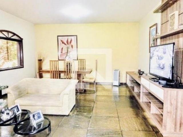 Casa à Venda São Luíz, 3 Quartos, 240 m² Belo Horizonte