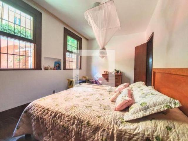 Casa à Venda São Luíz, 7 Quartos, 1000 m² Belo Horizonte