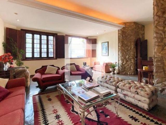 Casa à Venda São Pedro, 5 Quartos, 520 m² Belo Horizonte