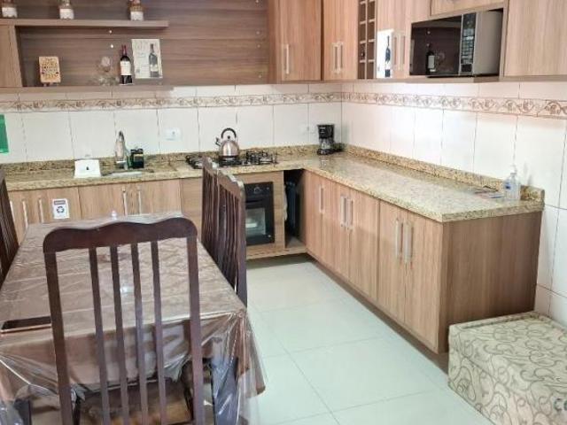 Casa a venda são 02 casas no mesmo terreno, em Santa Felicidade em Curitiba PR
