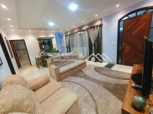 CASA A VENDA, SOBRADO 4 DORMITÓRIOS, 4 SUÍTES, ÁREA GOURMET COM CHURRASQUEIRA, 3 VAGAS COBERTAS. EDÍ