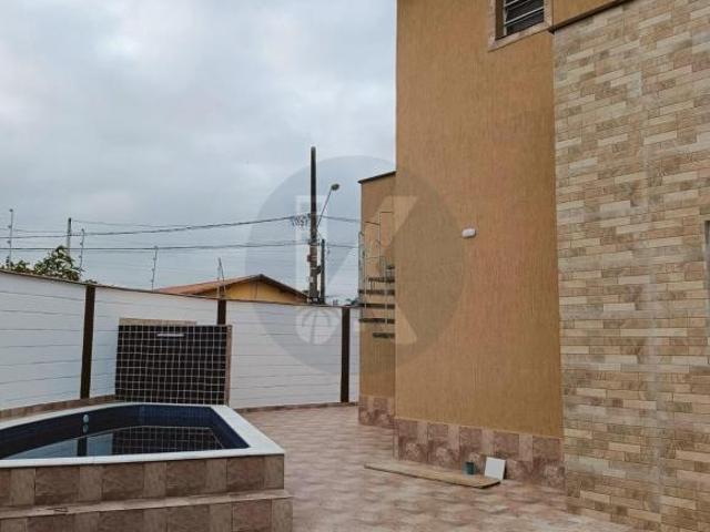Casa a venda Sobrado em Itanhaém com 2 quartos piscina e churrasqueira