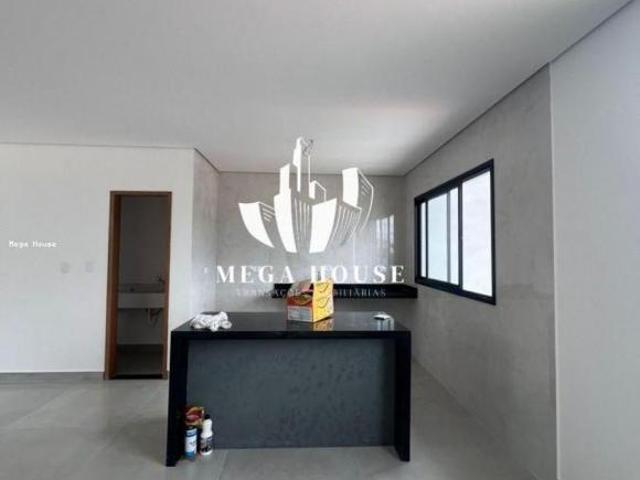CASA À VENDA – SOFISTICAÇÃO E CONFORTO EM CADA DETALHE