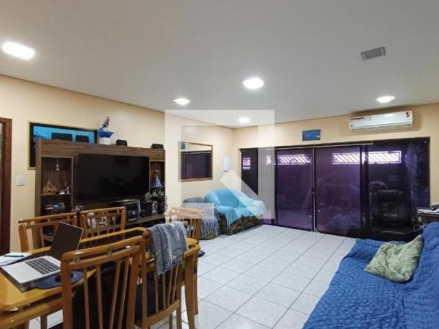 Casa à Venda Saúde, 4 Quartos, 200 m2