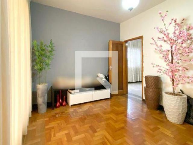 Casa à Venda Sagrada Família, 2 Quartos, 400 m² Belo Horizonte