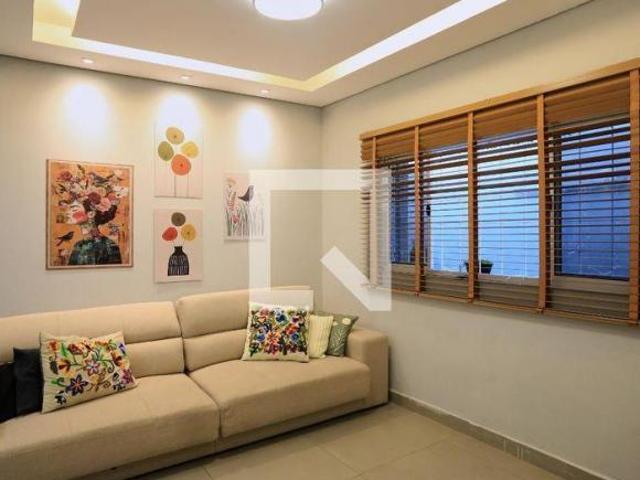 Casa à Venda Sagrada Família, 2 Quartos, 200 m² Belo Horizonte