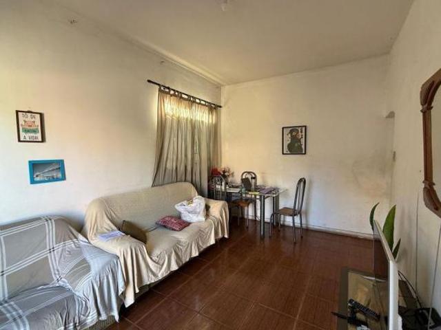 Casa à Venda Sagrada Família, 2 Quartos, 300 m2