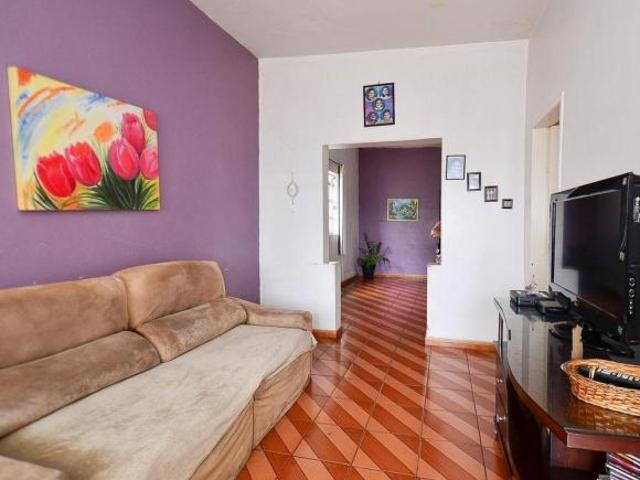 Casa à Venda Sagrada Família, 3 Quartos, 400 m2