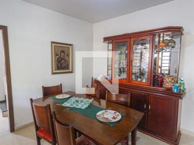 Casa à Venda Sagrada Família, 4 Quartos, 200 m² Belo Horizonte