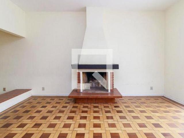 Casa à Venda Santo Amaro, 2 Quartos, 200 m2