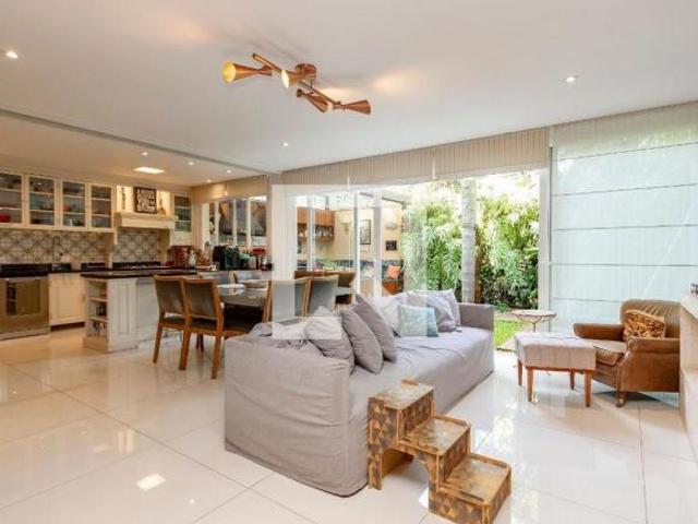 Casa à Venda Santo Amaro, 4 Quartos, 300 m2