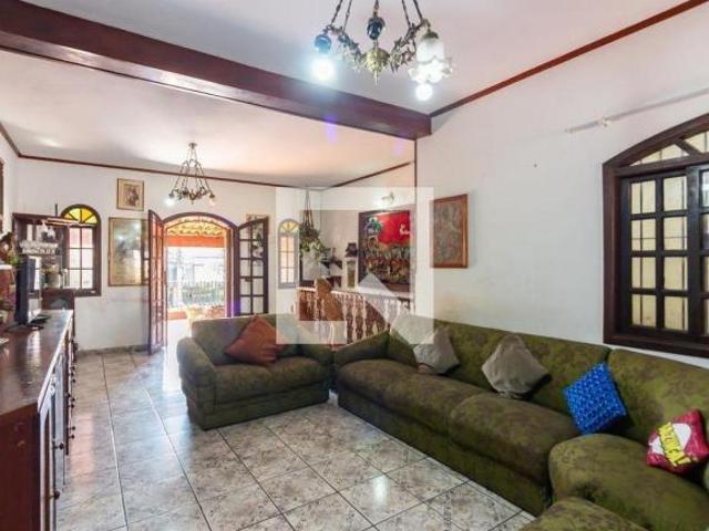 Casa à Venda Santo Antônio, 4 Quartos, 237 m2