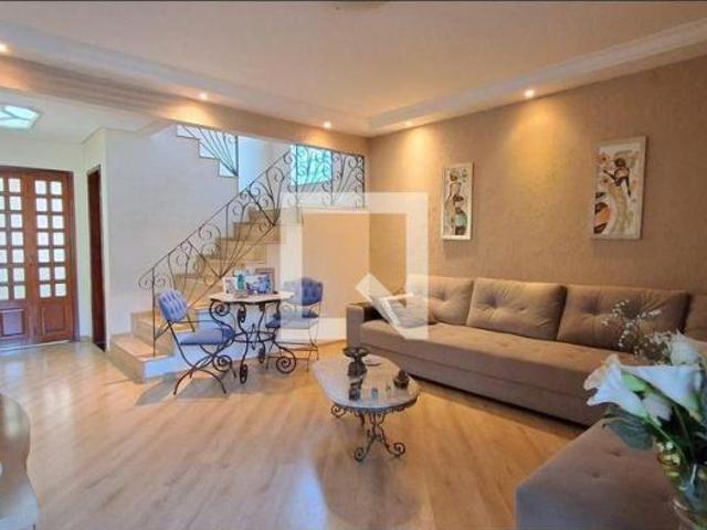 Casa à Venda Santo Antônio, 4 Quartos, 231 m² São Caetano do Sul