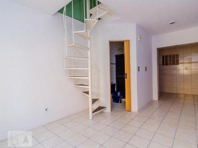 Casa à Venda Santo Antônio, 2 Quartos, 75 m² Porto Alegre