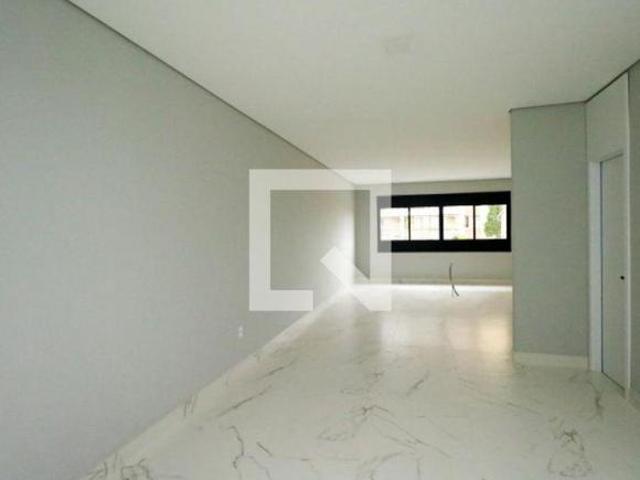 Casa à Venda Santo Antônio, 3 Quartos, 174 m² São Caetano do Sul