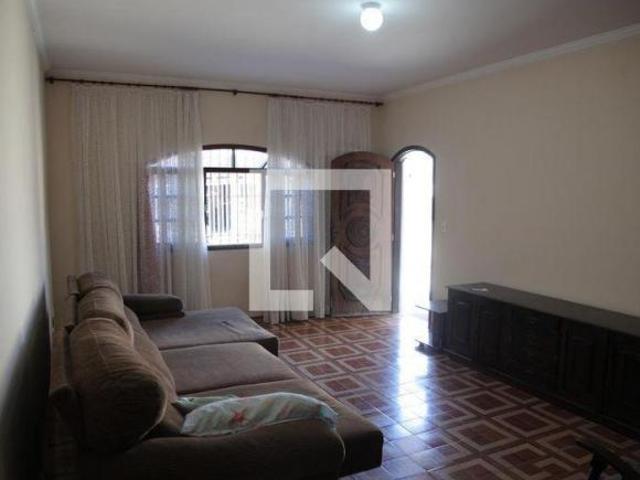 Casa à Venda Santo Antônio, 3 Quartos, 220 m² Osasco