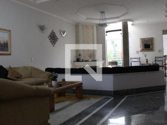 Casa à Venda Santo Antônio, 3 Quartos, 398 m² São Caetano do Sul