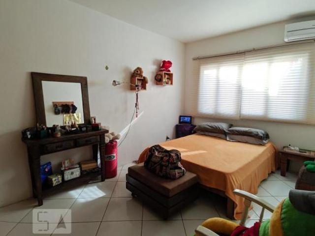 Casa à Venda Santo André, 2 Quartos, 185 m² São Leopoldo