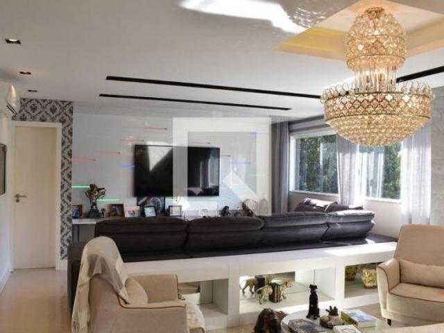 Casa à Venda Santa Cândida, 4 Quartos, 319 m² Curitiba