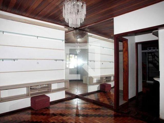 Casa à Venda Santa Cecília, 3 Quartos, 100 m² Porto Alegre