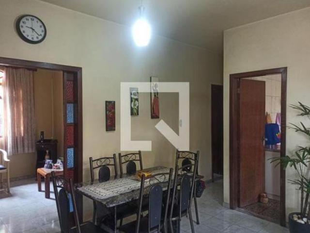 Casa à Venda Santa Cruz Industrial, 3 Quartos, 324 m² Contagem