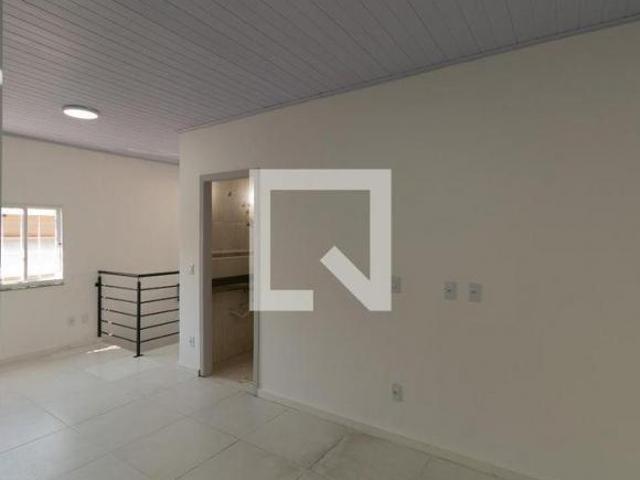 Casa à Venda Santa Amélia, 2 Quartos, 85 m² Belo Horizonte
