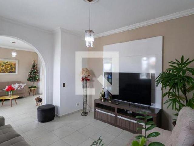 Casa à Venda Santa Amélia, 3 Quartos, 240 m² Belo Horizonte