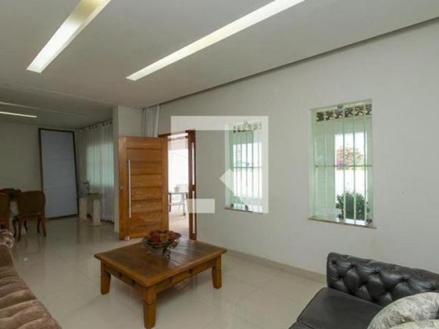 Casa à Venda Santa Amélia, 3 Quartos, 360 m² Belo Horizonte