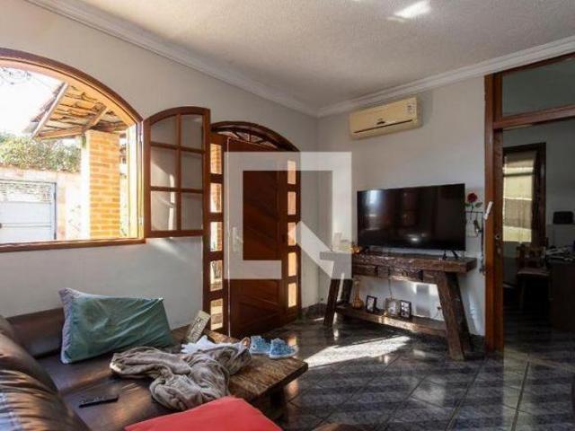 Casa à Venda Santa Amélia, 4 Quartos, 300 m² Belo Horizonte