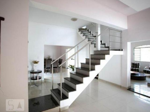 Casa à Venda Santa Amélia, 4 Quartos, 378 m² Belo Horizonte