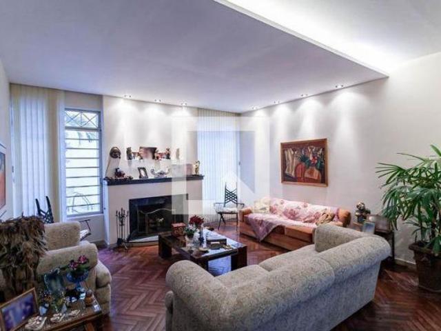 Casa à Venda Santa Amélia, 9 Quartos, 386 m² Belo Horizonte