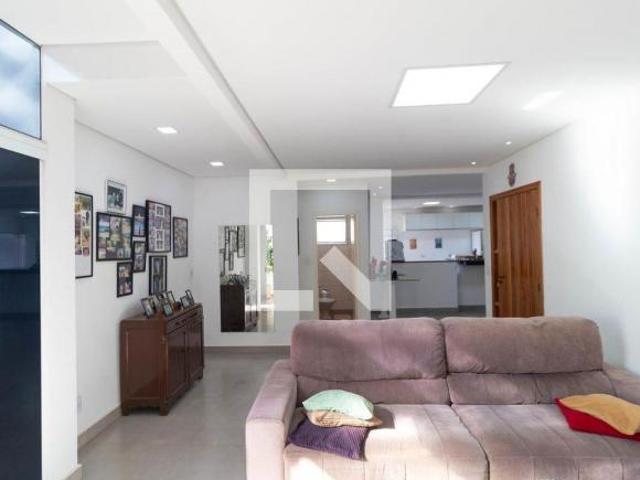 Casa à Venda Santa Genebra, 3 Quartos, 220 m2