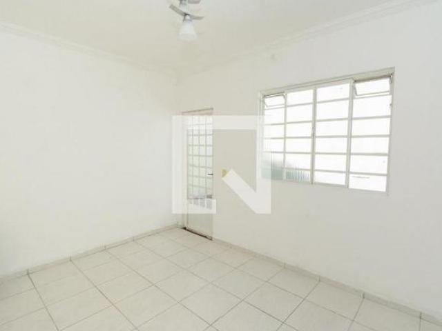 Casa à Venda Santa Edwiges, 2 Quartos, 40 m² Contagem