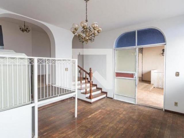 Casa à Venda Santa Efigênia, 5 Quartos, 299 m² Belo Horizonte