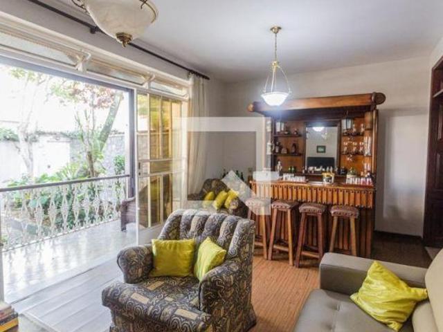 Casa à Venda Santa Efigênia, 6 Quartos, 640 m² Belo Horizonte