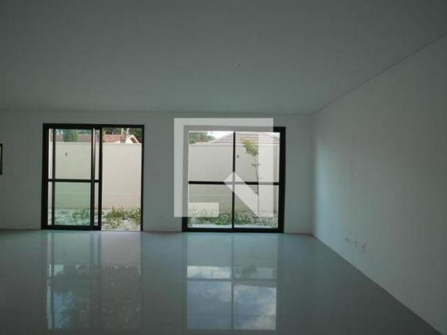 Casa à Venda Santa Felicidade, 3 Quartos, 180 m² Curitiba